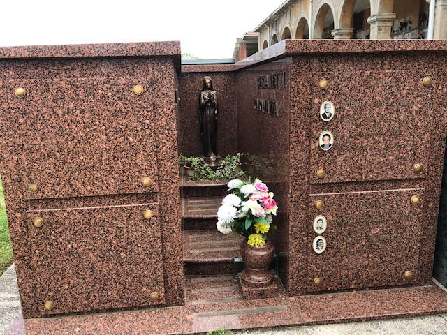 Lavori cimiteriali in marmo